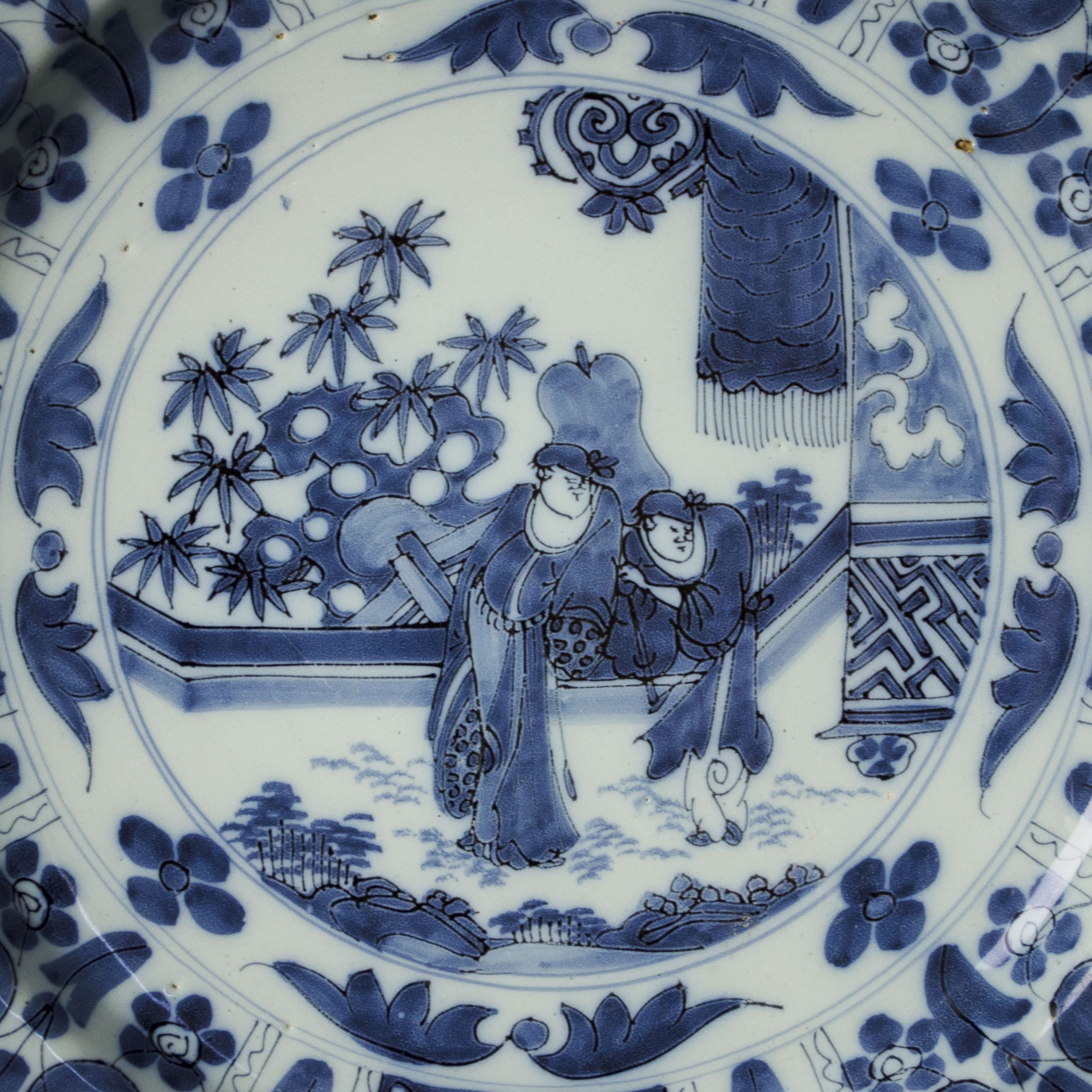 Large Dutch Delft Kraak Style Dish - ROBIN MARTIN ANTIQUES